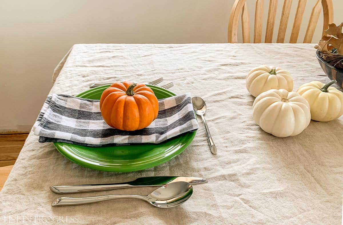 7 Ideas to Create Affordable, Seasonal Table Decor - List in Progress