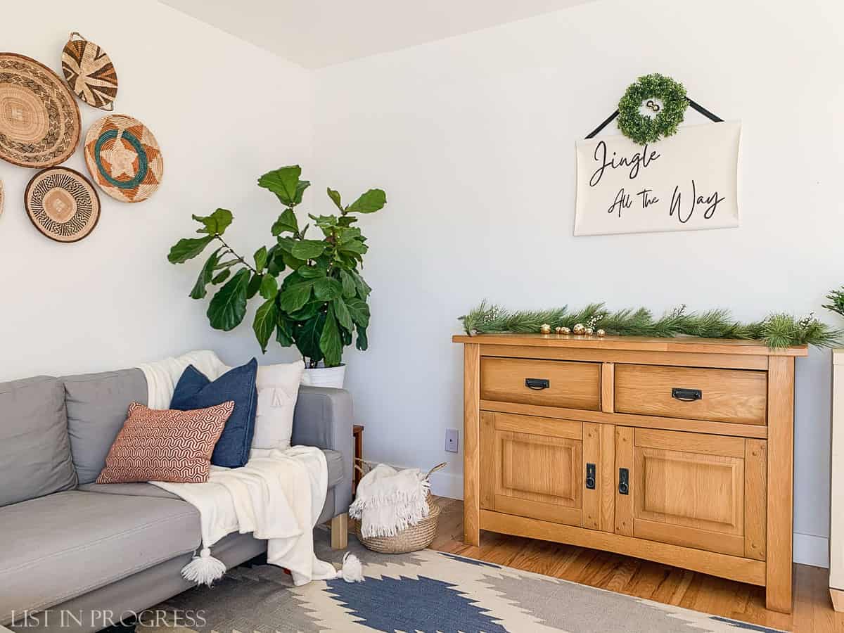 How to Make an Easy Holiday Sign - List in Progress